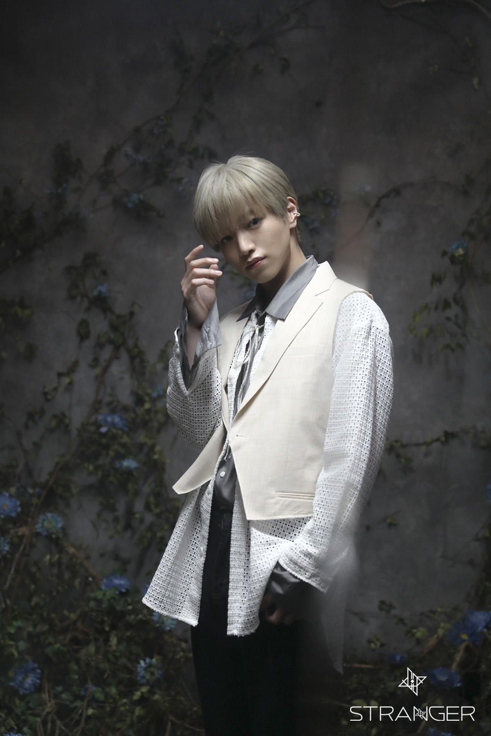 JO1 4TH SINGLE『STRANGER』特設ページ ビハインドフォト追加｜JO1 OFFICIAL SITE