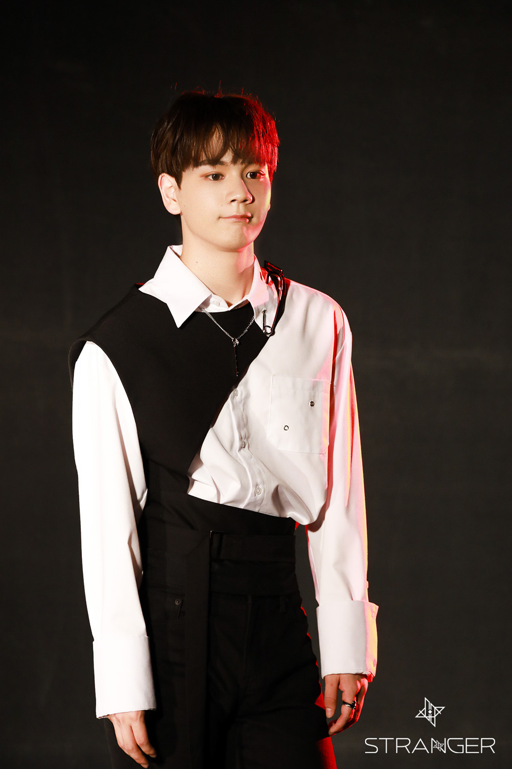 STRANGER - ISSEI MAMEHARA - 写真公開！｜JO1 OFFICIAL SITE